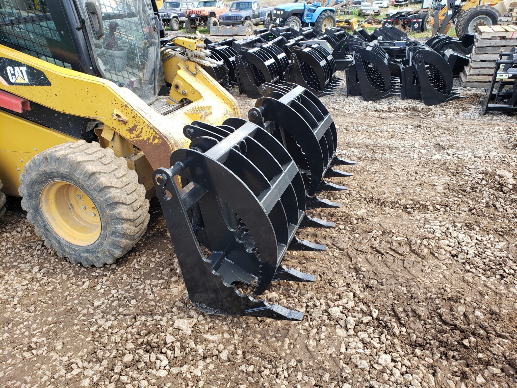 Prime Severe Duty Dual Clam Root Grapple (up to 120HP) – TN Skid Steer ...