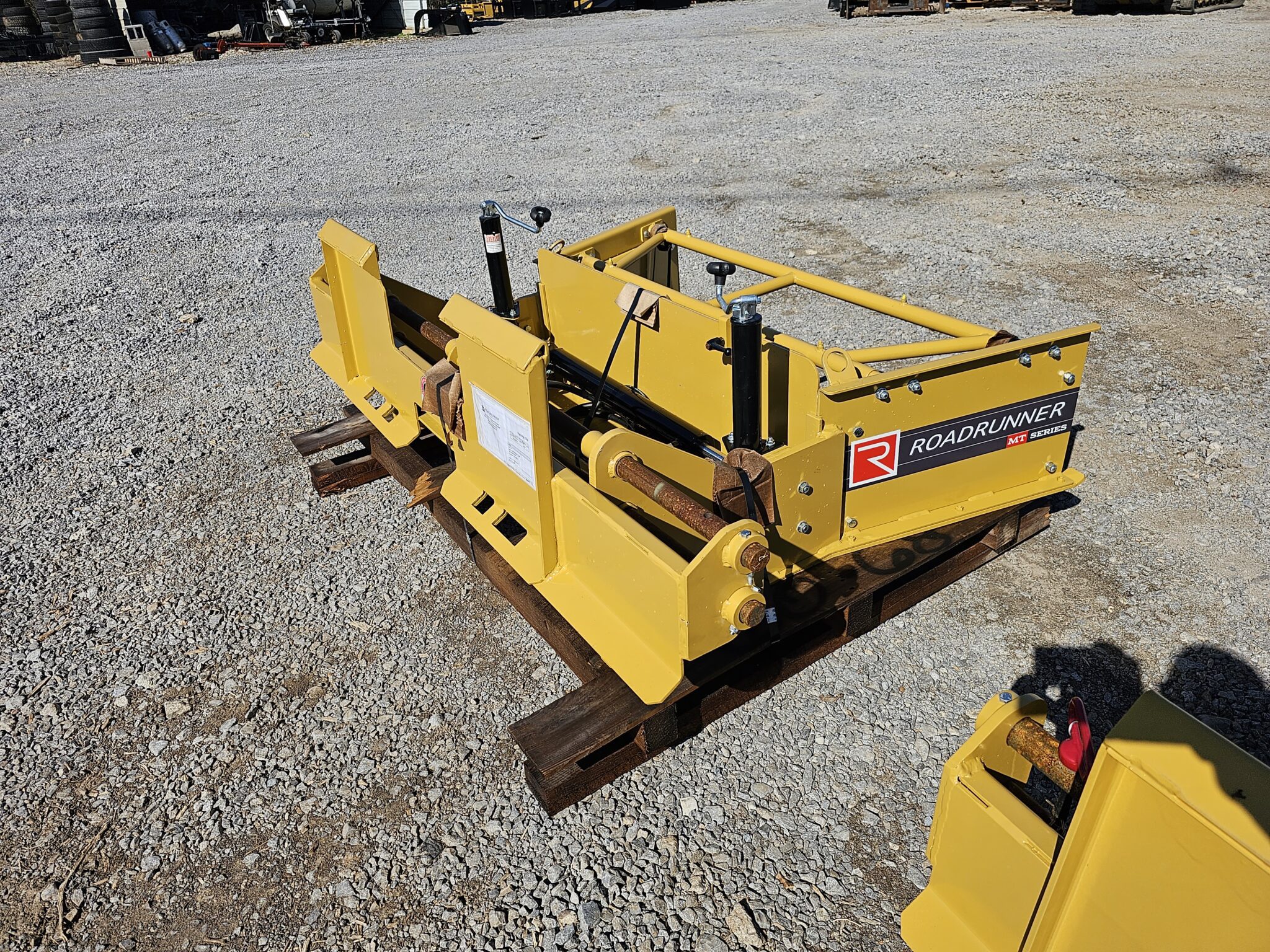 Roadrunner MTS Multitask Paver/Spreader – TN Skid Steer Supply