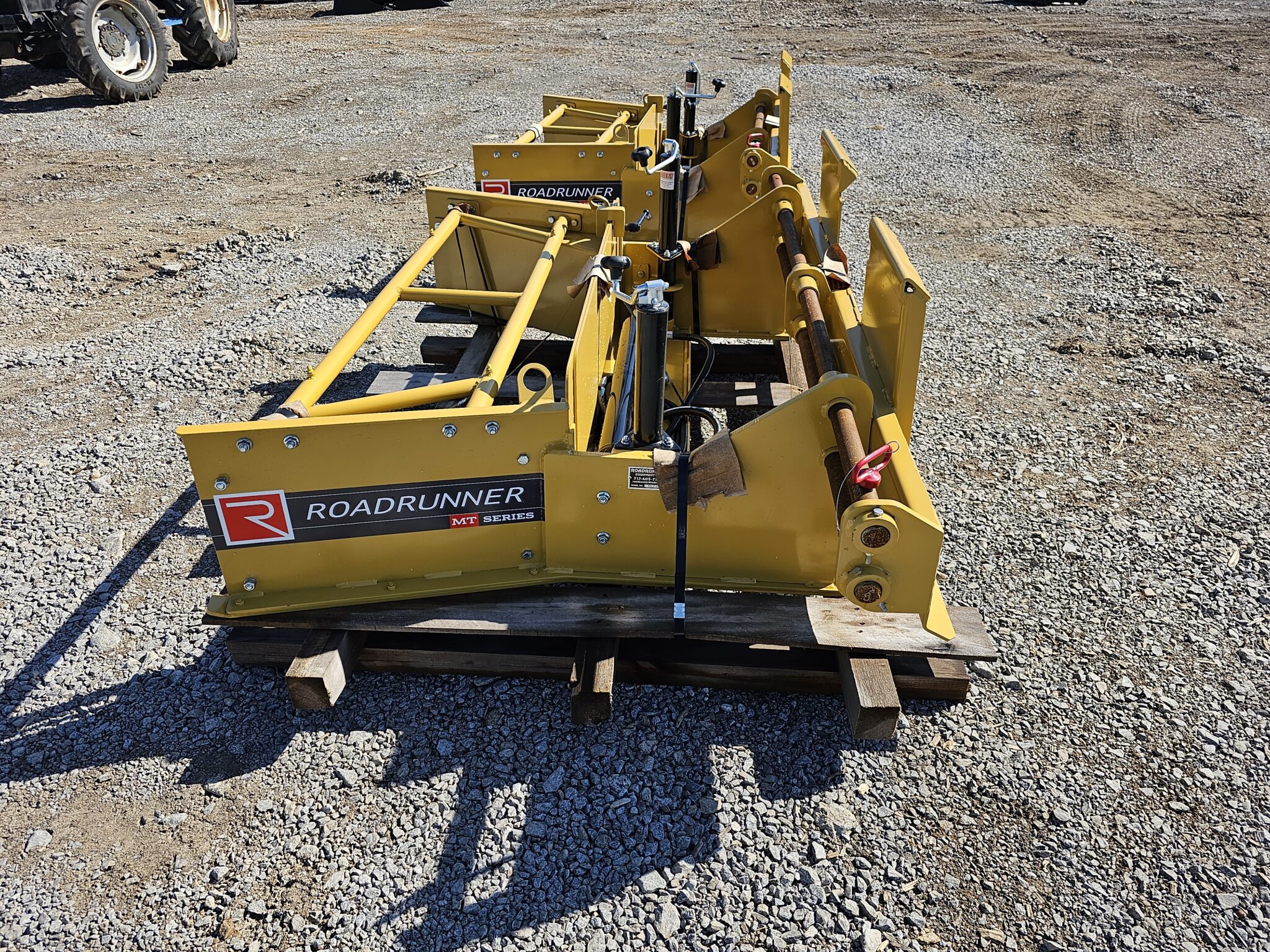 Roadrunner MTS Multitask Paver/Spreader – TN Skid Steer Supply