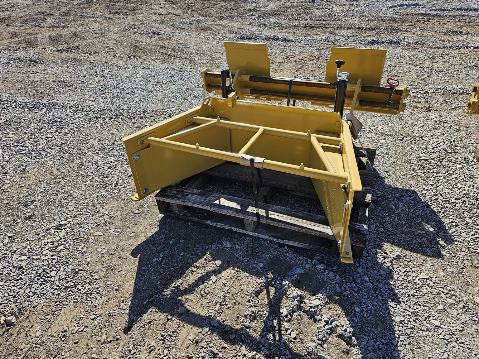 Roadrunner MTS Multitask Paver/Spreader – TN Skid Steer Supply