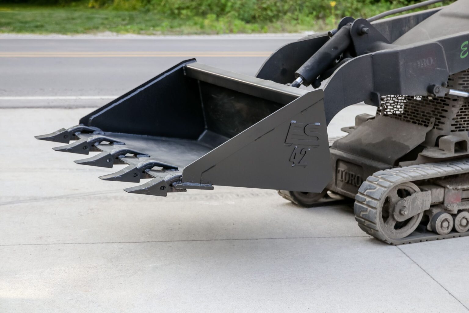 Express Steel Mini-Skid Loader Tooth Bucket – TN Skid Steer Supply
