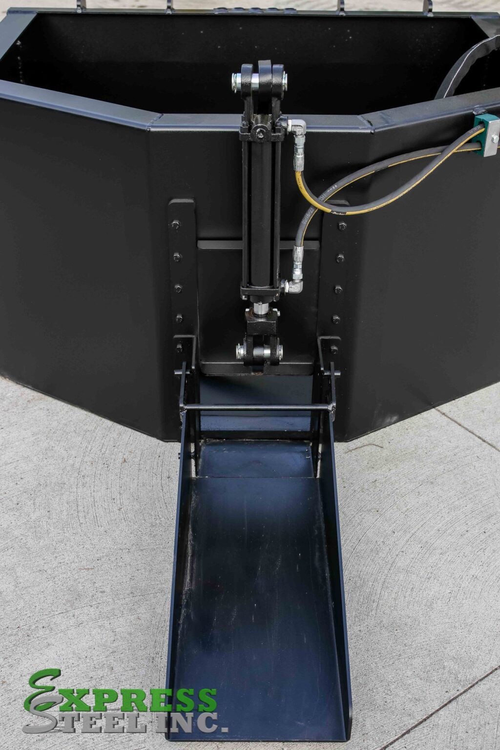 Express Steel Hydraulic 3/4 Yard Concrete Placement Bucket – TN Skid ...